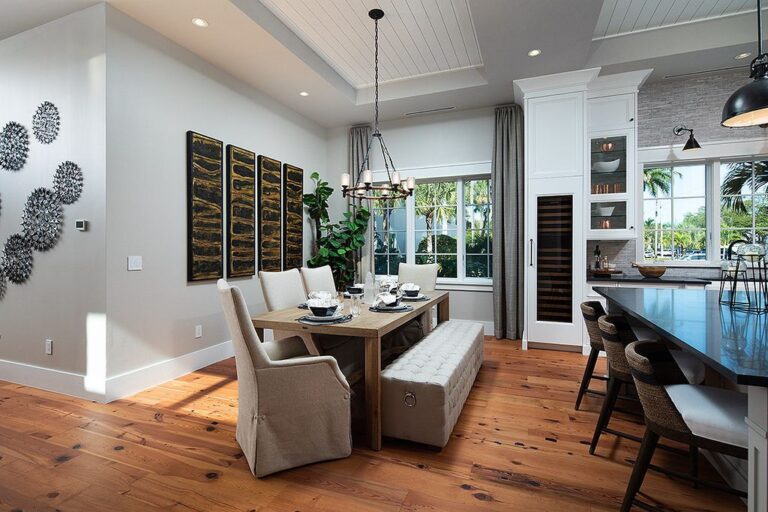 Luxurious Interior Design of 760 Park Model by Clive Daniel Home