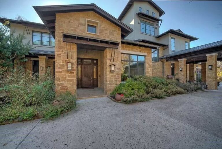 This Lake Austin Waterfront Home has Spectacular Outdoor Living Area