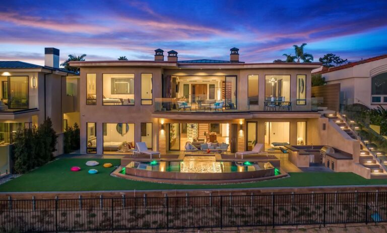 $17,995,000 California Contemporary Home boasts An Impeccable Design