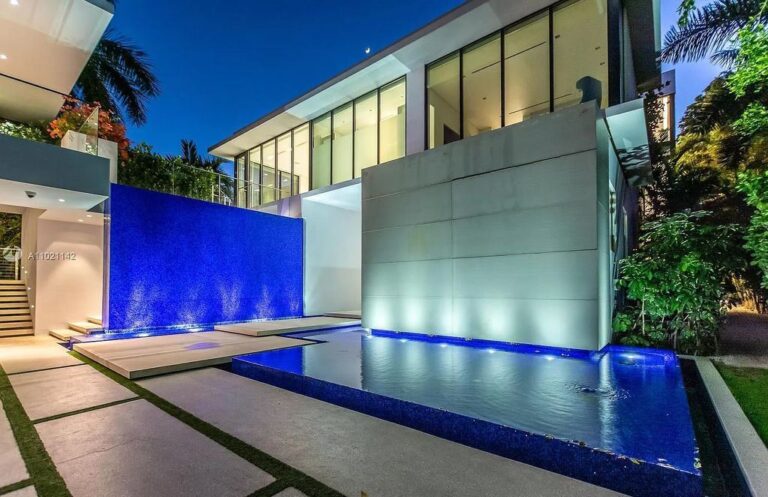 Ultra Modern Bayfront Resort Style Mansion in Miami Beach