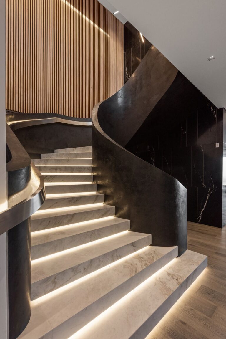 This World Class Mansion is One of The Most Iconic Architectural Homes ...