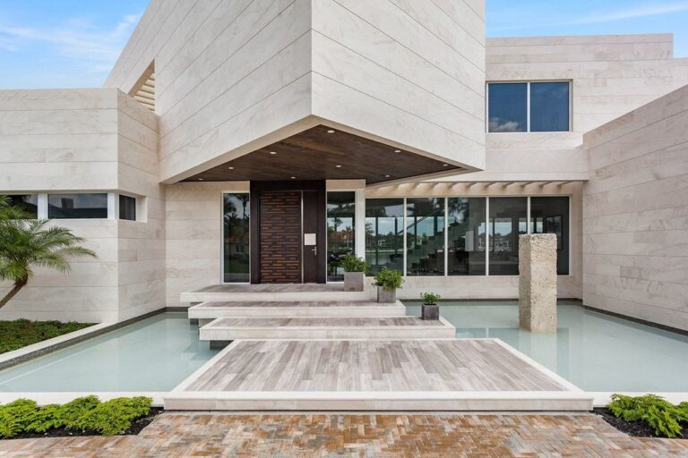 Coral Gables Iconic House with waterfrontage and direct ocean access