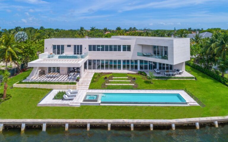 Coral Gables Iconic House with waterfrontage and direct ocean access