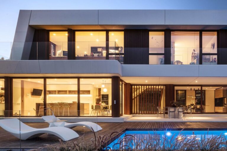 Panoramic House, Unique Home with The Landscape as Protagonist