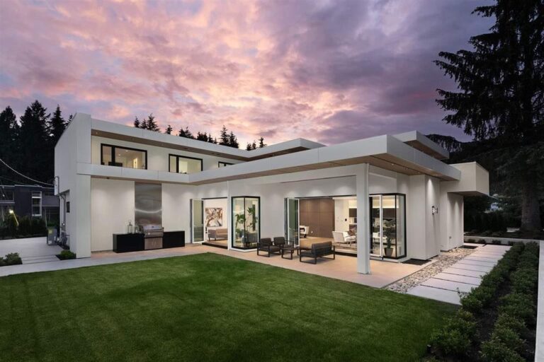 Spectacular Modern Estate in North Vancouver built by Marble Construction