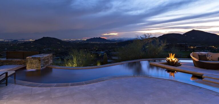 Stunning Desert Mountain Home in Arizona with Graceful Architecture ...