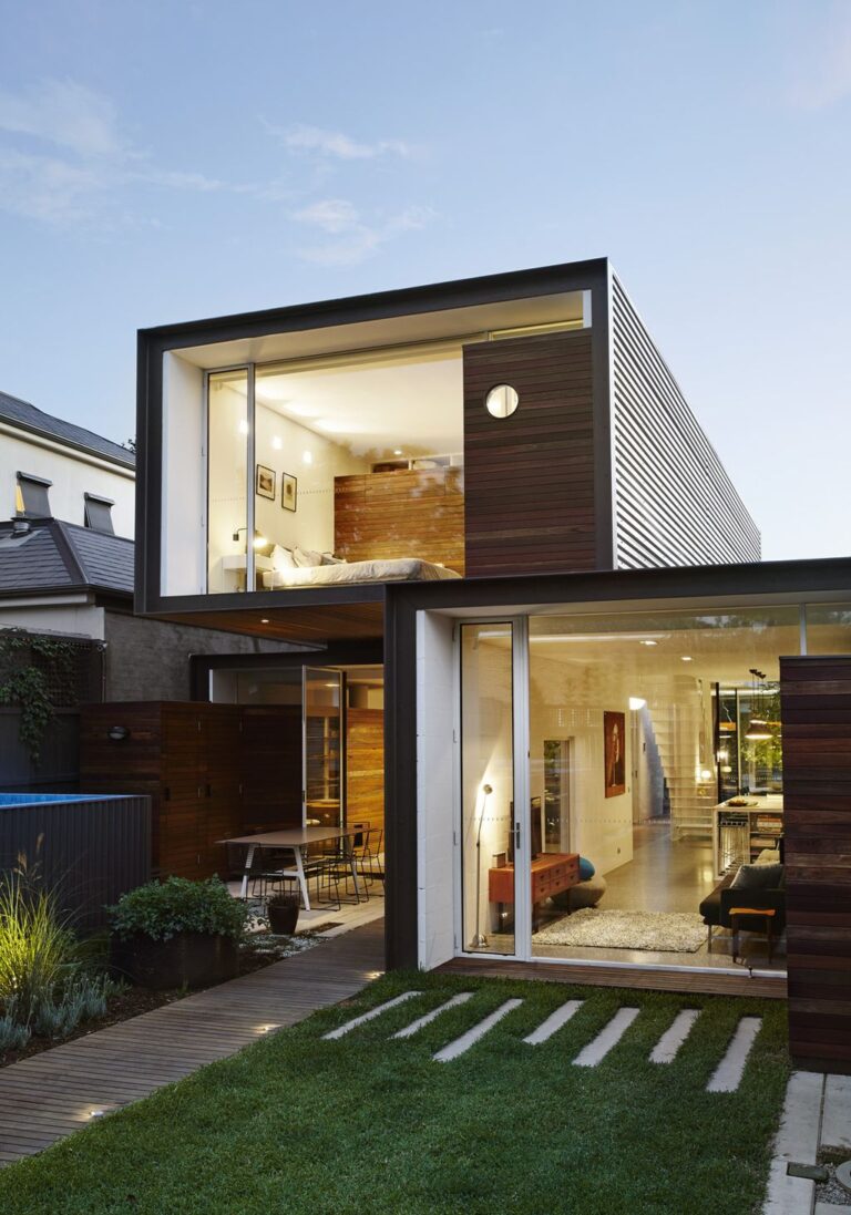Stylish design of THAT house in Melbourne by Austin Maynard Architects