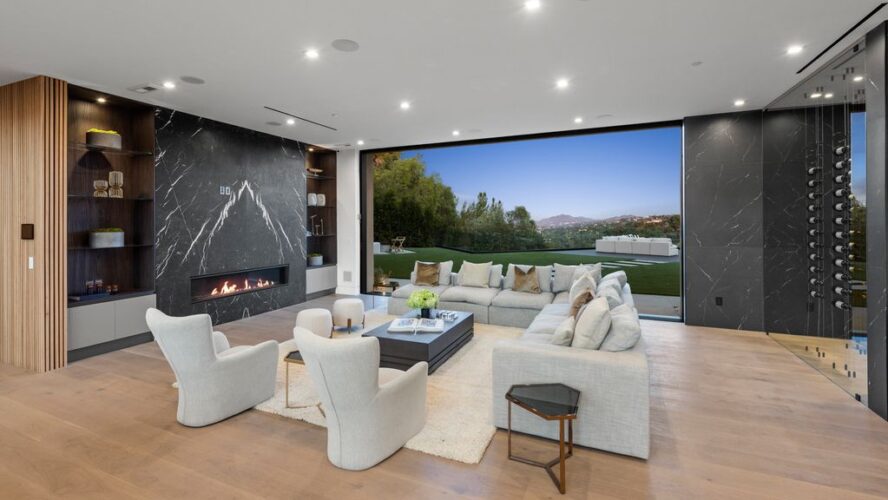 This New Construction Home is The Finest Example of Modern Architecture ...