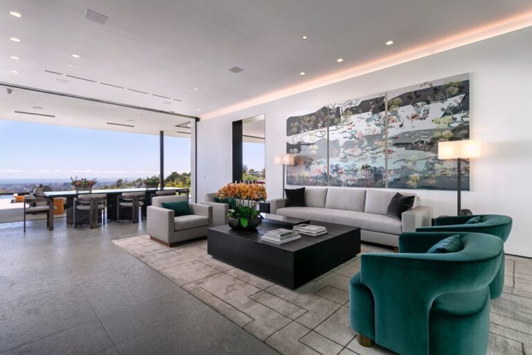 A $32,500,000 Spectacular Hillside Glass-walled Mansion in Beverly Hills