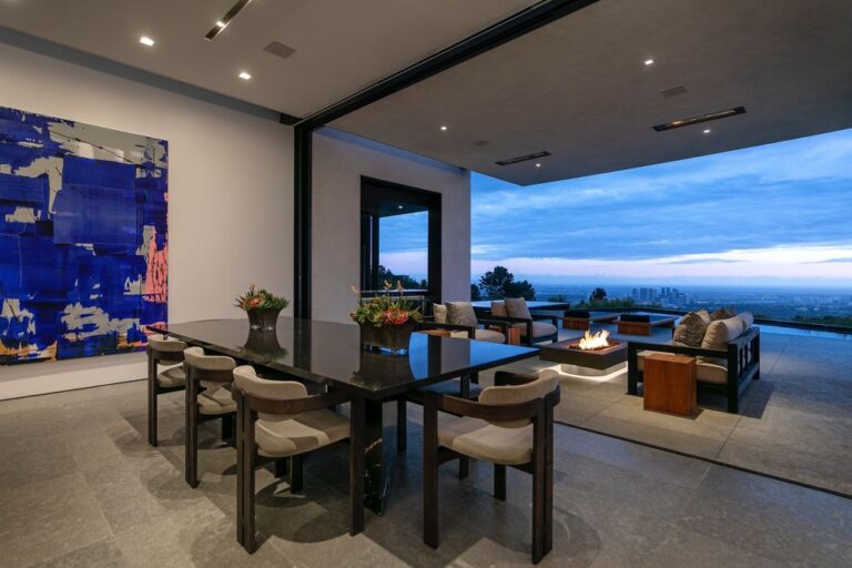 A $32,500,000 Spectacular Hillside Glass-walled Mansion in Beverly Hills
