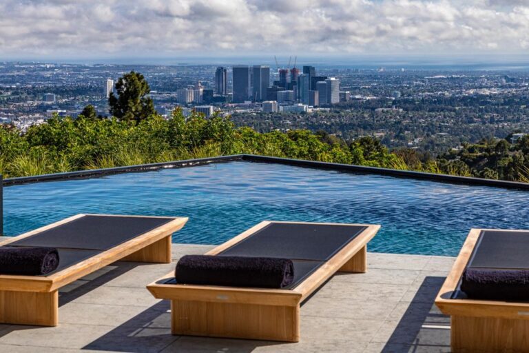 A $32,500,000 Spectacular Hillside Glass-walled Mansion in Beverly Hills