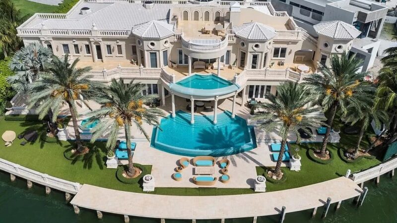 A $6,200,000 Extraordinary Home in Miami offers the Ultimate Relaxation