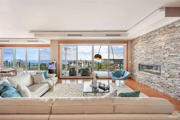 Spectacular Custom Built Contemporary Home in West Vancouver immersing ...