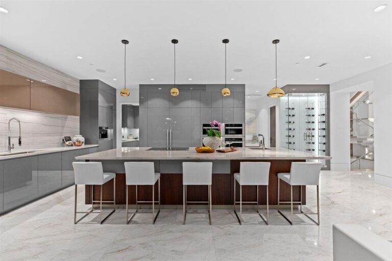 Sumptuous West Vancouver Villa with Sensational Views