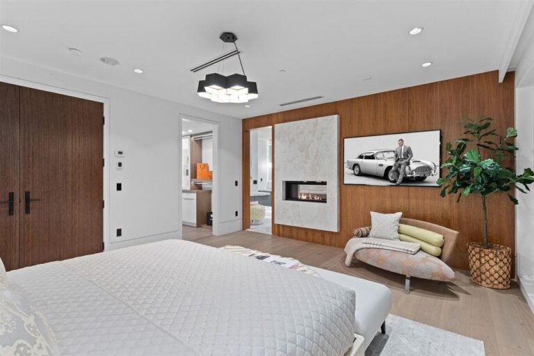 Sumptuous West Vancouver Villa with Sensational Views