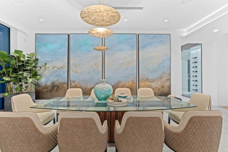 Sumptuous West Vancouver Villa with Sensational Views