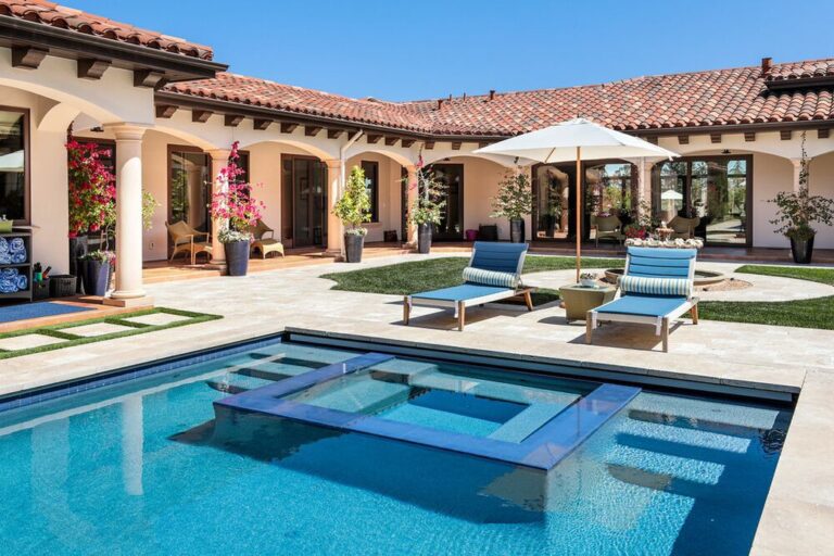 Stunning Estate with Breathtaking Bay Views and Luxurious Amenities in ...
