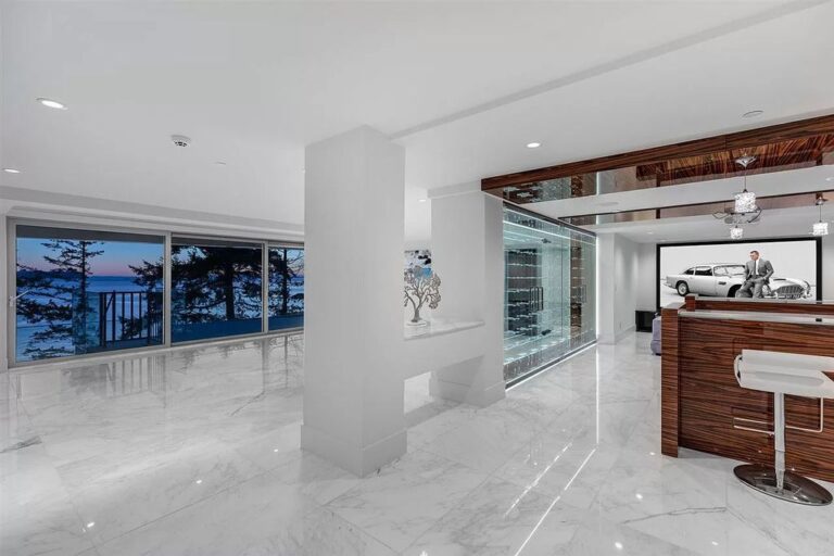 Flying Kite-Shaped Residence in West Vancouver with Breathtaking Ocean ...