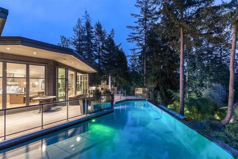 Green Summer House in West Vancouver with Breathtaking Ocean Views