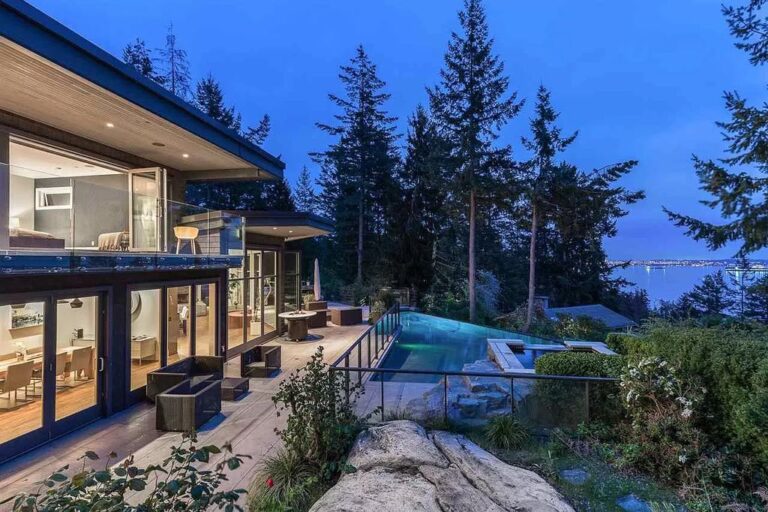 Green Summer House in West Vancouver with Breathtaking Ocean Views