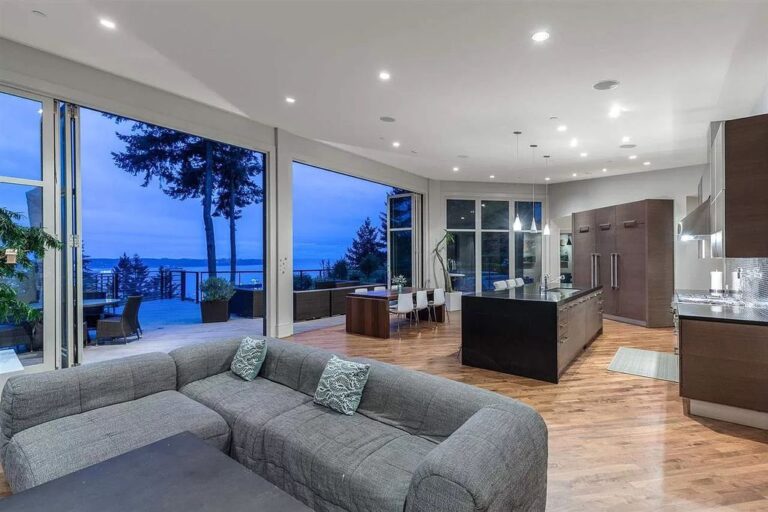 Green Summer House in West Vancouver with Breathtaking Ocean Views