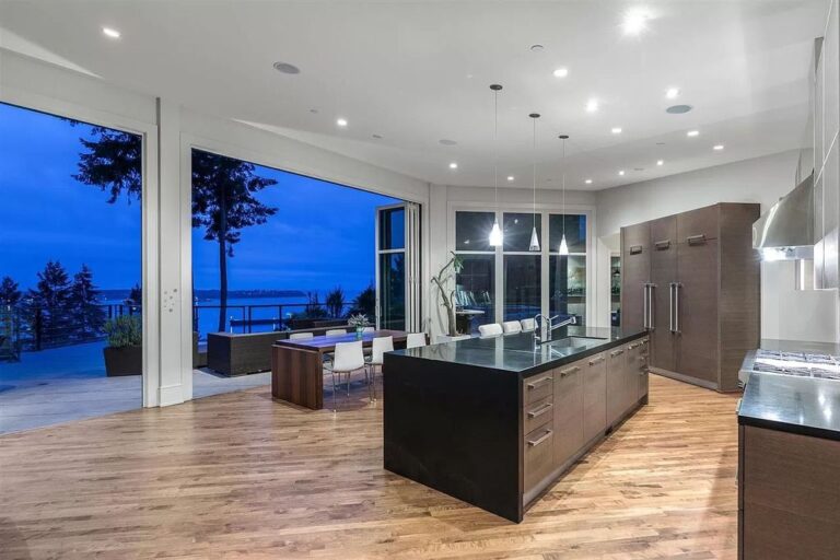 Green Summer House in West Vancouver with Breathtaking Ocean Views