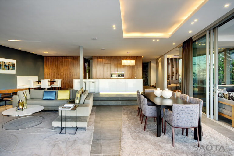 Head 1816 House Offers Luxurious but Homely Living Spaces by SAOTA