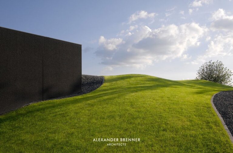 Stunning Oberen Berg House in Stuttgart, Germany by Alexander Brenner