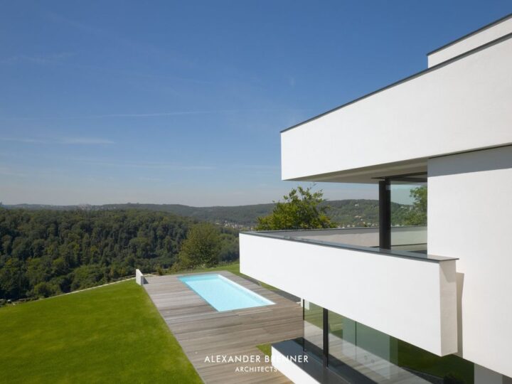 Stunning Oberen Berg House in Stuttgart, Germany by Alexander Brenner