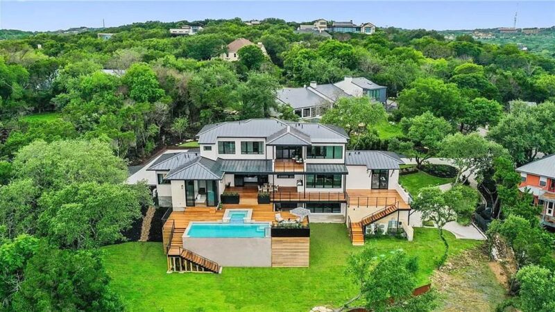$8,990,000 Austin Home brings Timeless Beauty to Contemporary Design