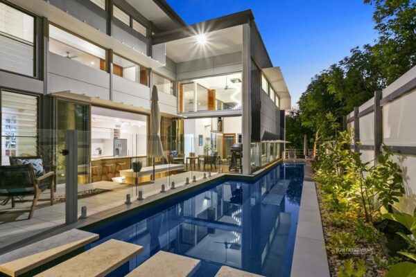 7 Lake Edge Drive House, an Ingenious Design by Bark Design Architects