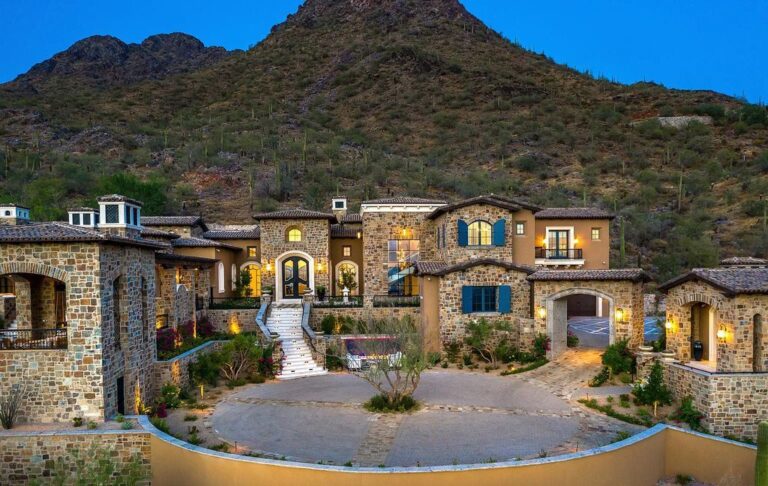 A Hillside Arizona Estate with Valley Breathtaking Views