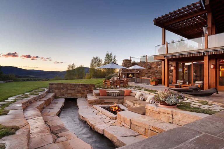 A Auintessential Home in Colorado with Huge Uutdoor Space