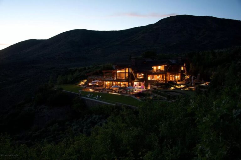 A Auintessential Home in Colorado with Huge Uutdoor Space