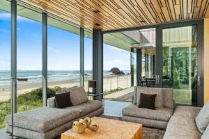 Listed at $4,995,000 This Glass Oceanfront House in Oregon is a Fresh ...