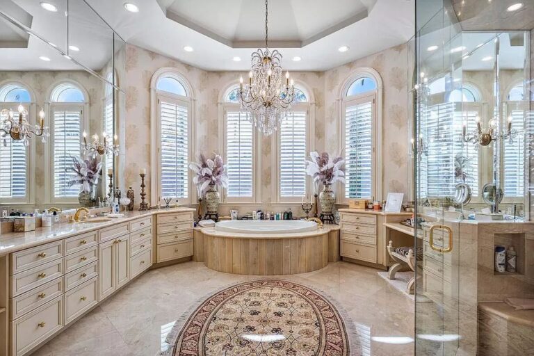 This Boca Raton Home offers An Unprecedented Perspective on Luxury Living