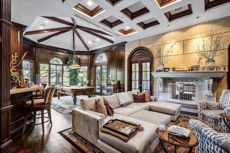 This Boca Raton Home offers An Unprecedented Perspective on Luxury Living