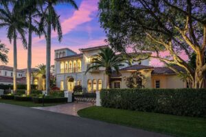 This Boca Raton Home offers An Unprecedented Perspective on Luxury Living