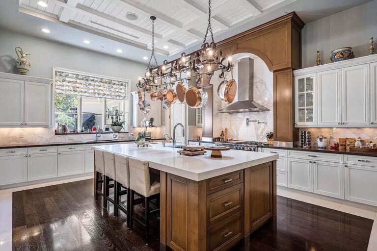 This Boca Raton Home offers An Unprecedented Perspective on Luxury Living