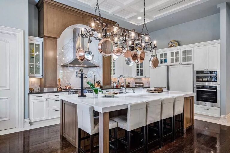 This Boca Raton Home offers An Unprecedented Perspective on Luxury Living