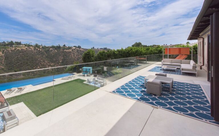 $15.995M Unmatched Beverly Hills Contemporary Mediterranean Mansion