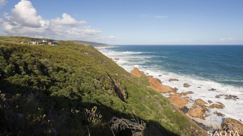 Cove 6 Offers Spectacular Views of Sea and Rocky Landscape by SAOTA