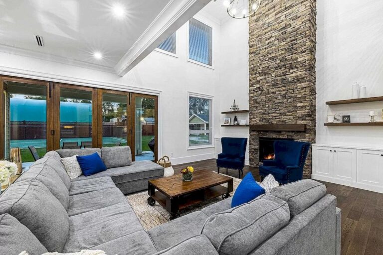 Luxury Contemporary Farm-Style Mansion in Surrey