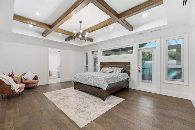 Luxury Contemporary Farm-Style Mansion in Surrey