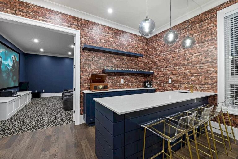 Luxury Contemporary Farm-Style Mansion in Surrey