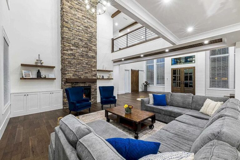 Luxury Contemporary Farm-Style Mansion in Surrey