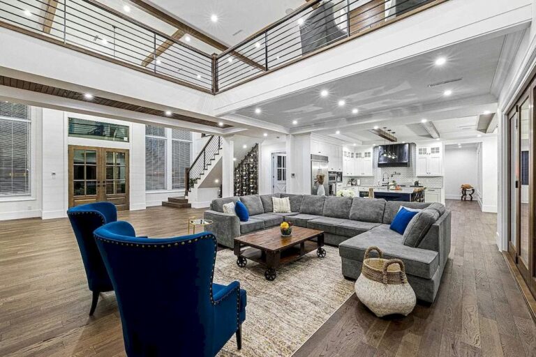 Luxury Contemporary Farm-Style Mansion in Surrey