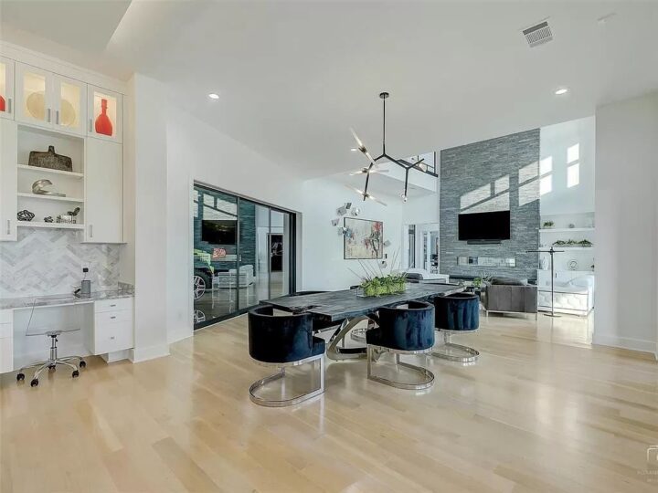 This Perfect Texas Modern Home is A True Paradise with Amazing Outdoor ...