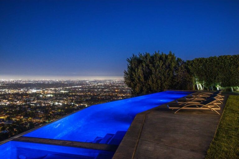 $6,995,000 Sunset Strip Home with Panoramic City View of Los Angeles