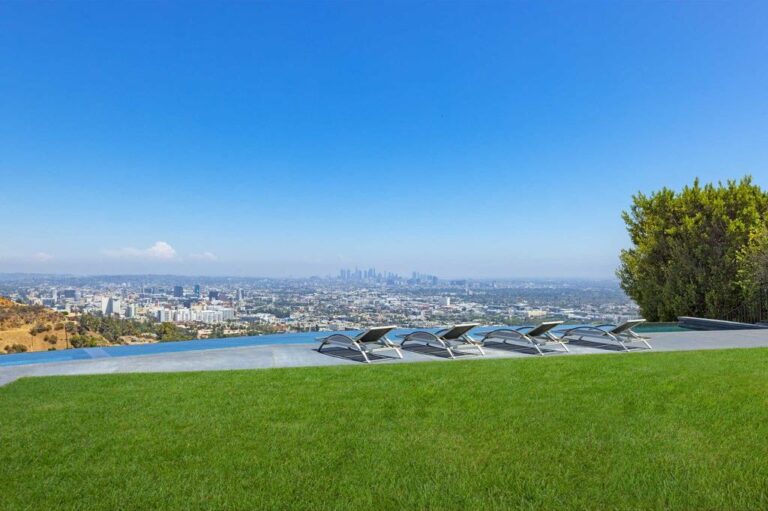 $6,995,000 Sunset Strip Home with Panoramic City View of Los Angeles
